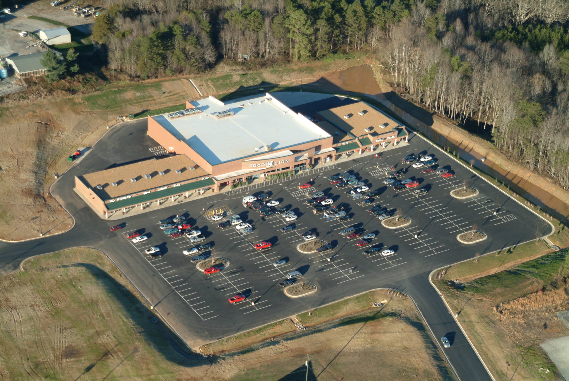 Courthouse Commons Shopping Center - Chase Development